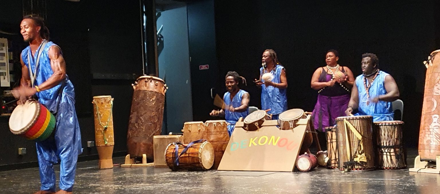 Instruments de la compagnie – DEKOUNOU