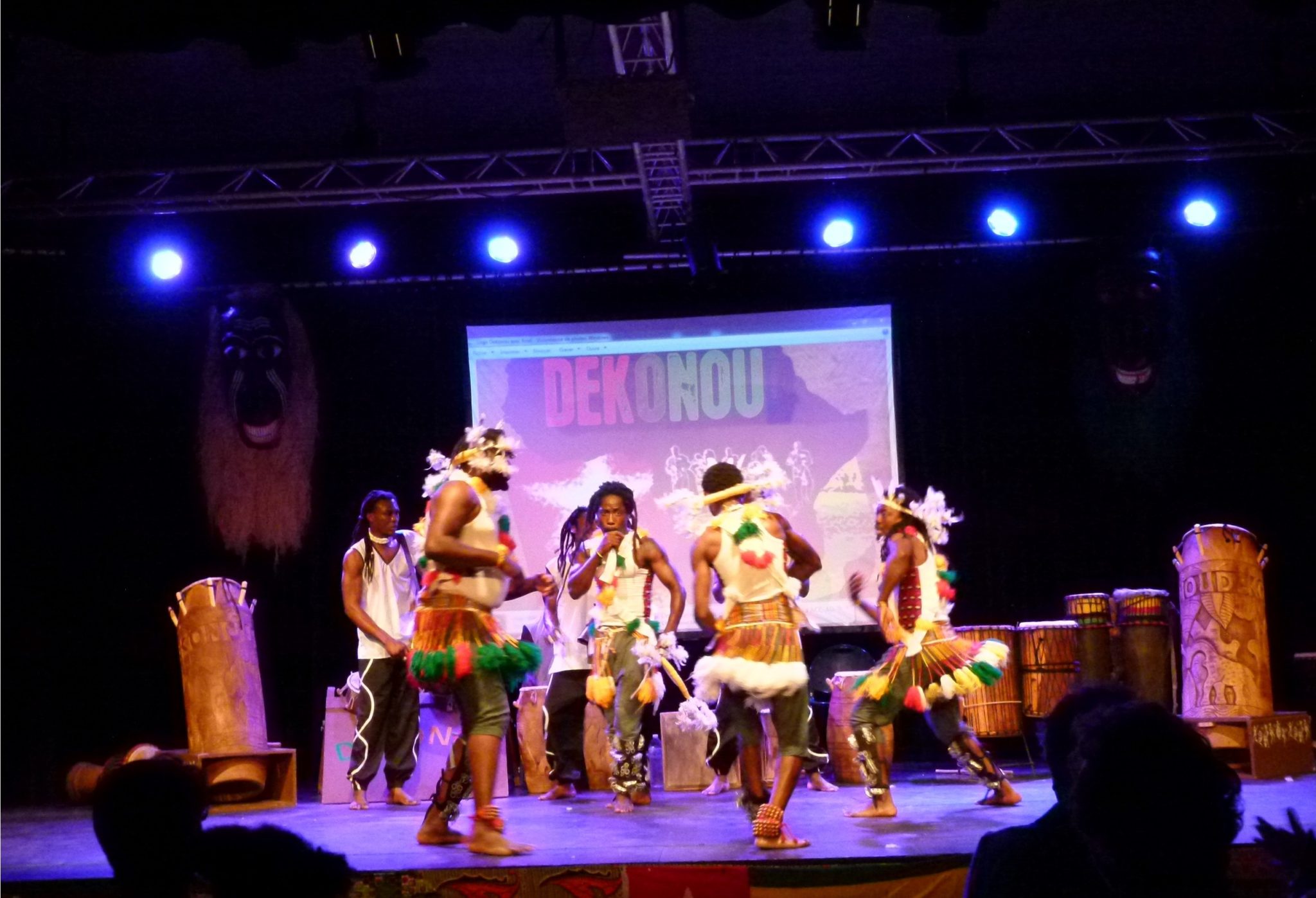 Danses traditionnelles de la compagnie – DEKOUNOU